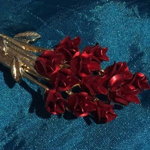 Avon | Jewelry | Vintage Avon Dozen Red Roses Pin Dm 97 Brooch Pin ...